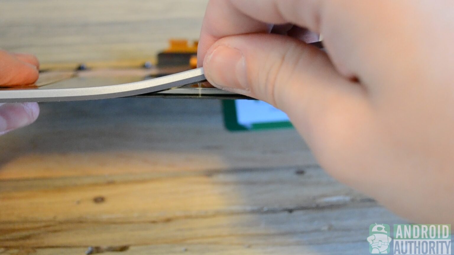 How to replace a cracked or broken Nexus 7 screen and digitizer