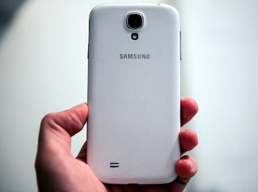 Don't be a victim: How to spot a fake Samsung Galaxy S4