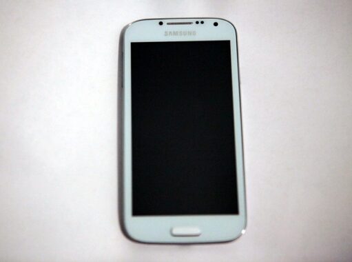 Don't be a victim: How to spot a fake Samsung Galaxy S4