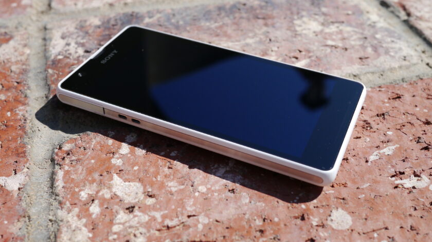 Sony Xperia ZR review - Android Authority
