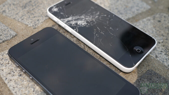 iPhone 5s vs 5c drop test: is Apple’s plastic better?