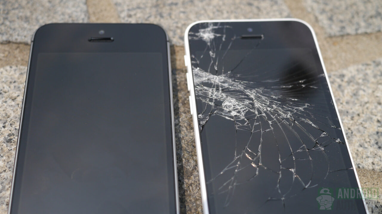 iPhone 5s vs 5c drop test: is Apple’s plastic better?