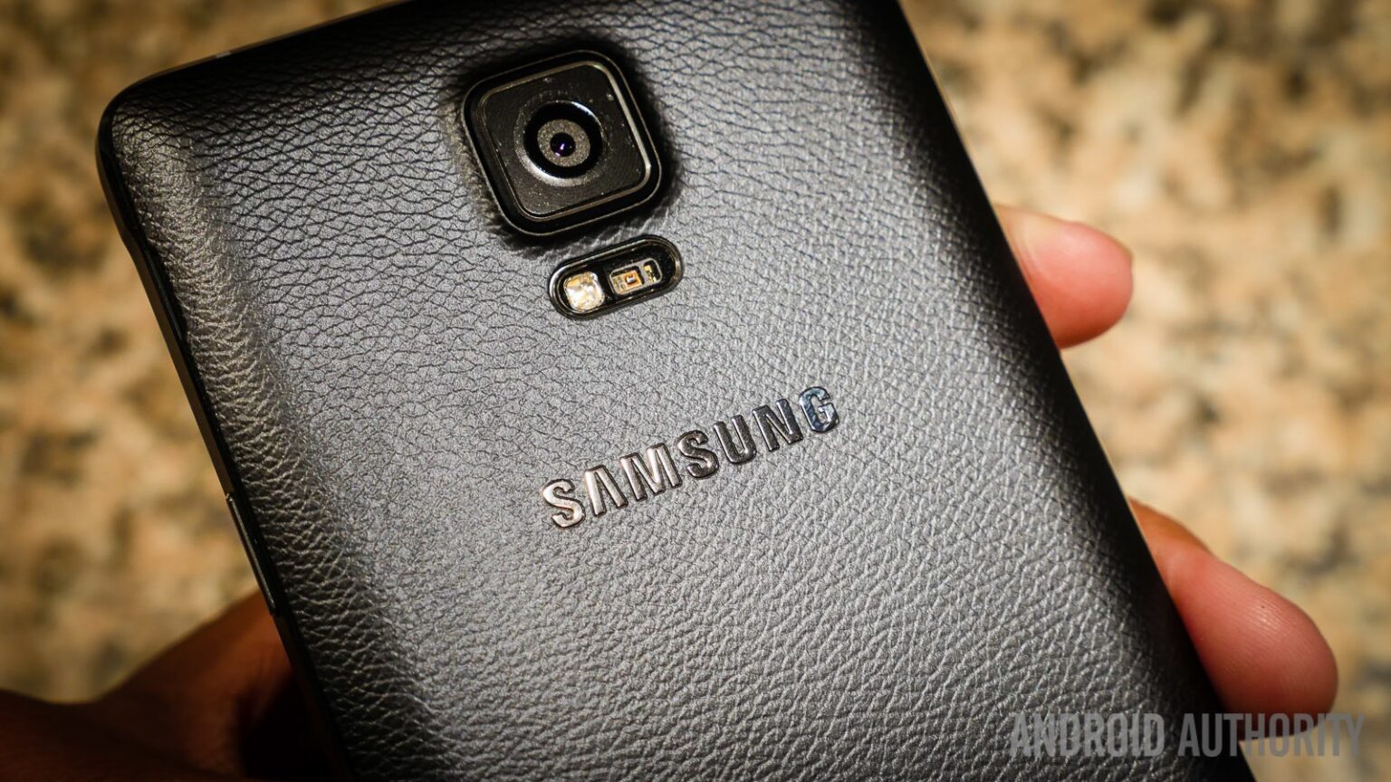 Samsung sold fewer phones in Q4, but made more money out of them
