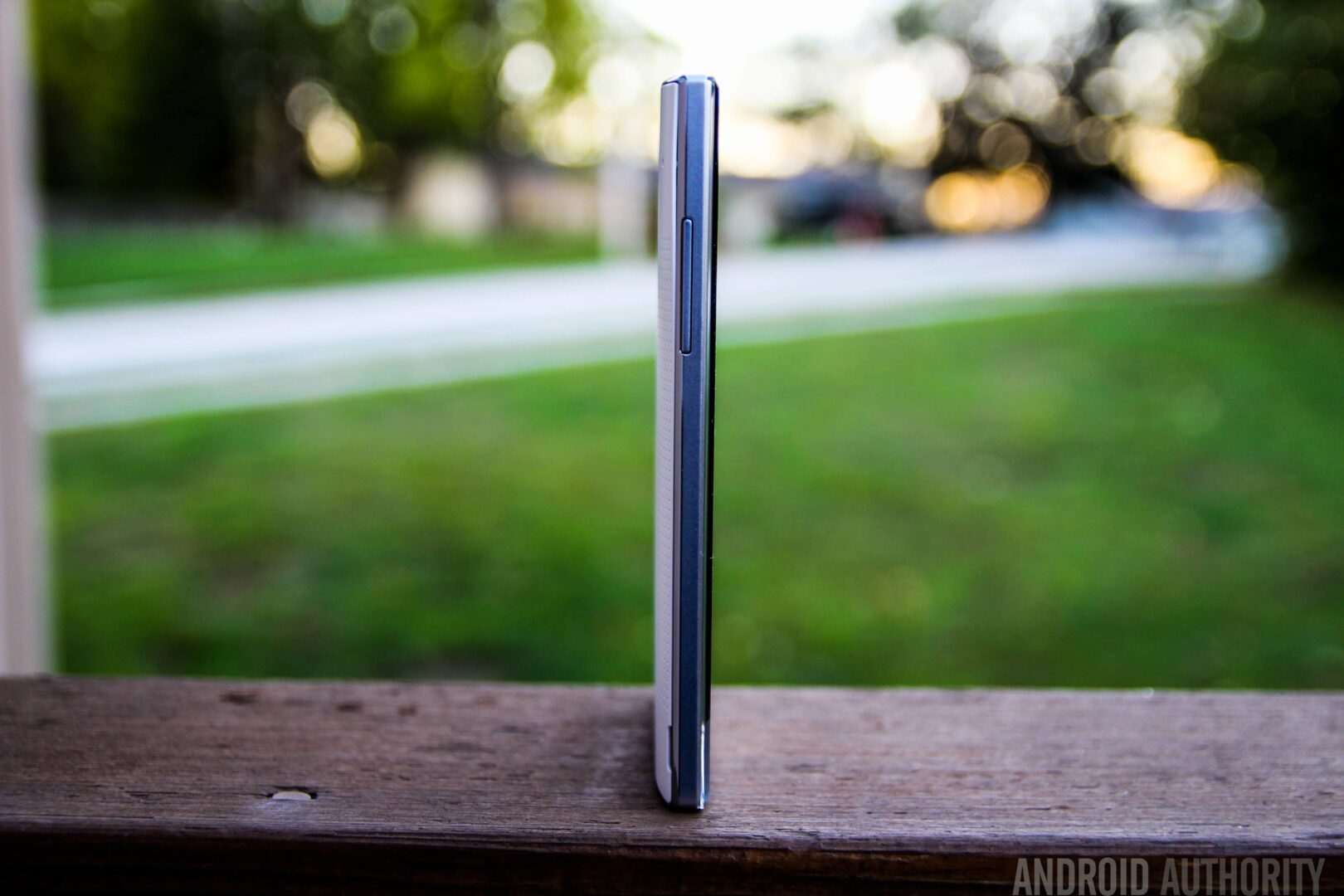 Sharp in-cell display promises thinner smartphones