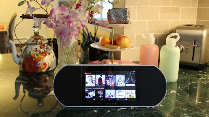 Zettaly Avy - an Android smart speaker, tablet and music player all in one - Android Authority