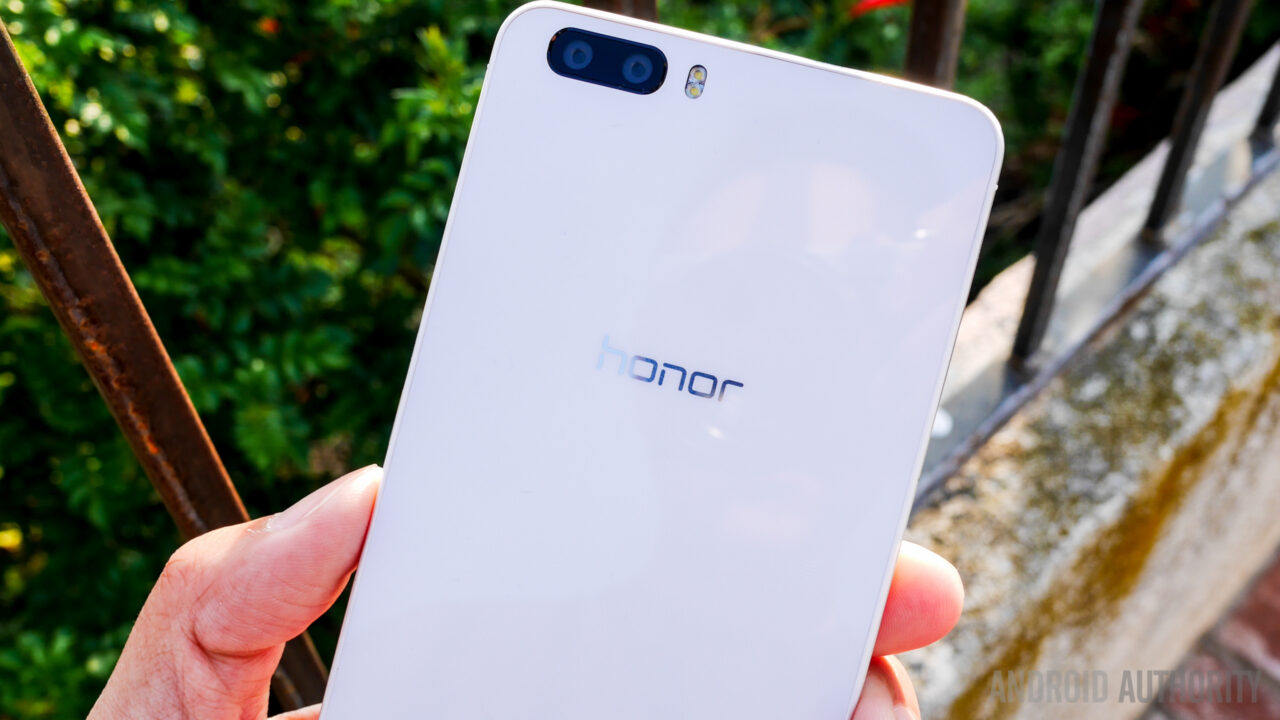 HUAWEI shipped over 20 million HONOR handsets in H1 2015