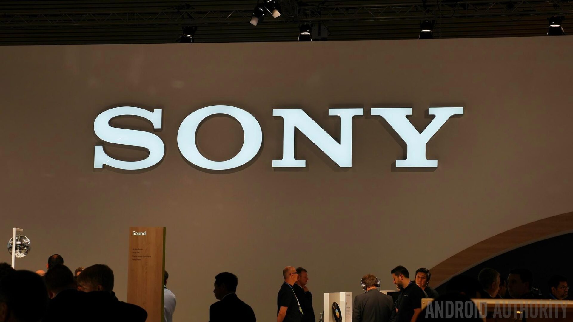 Sony expects smartphone losses and sales decrease over the next year