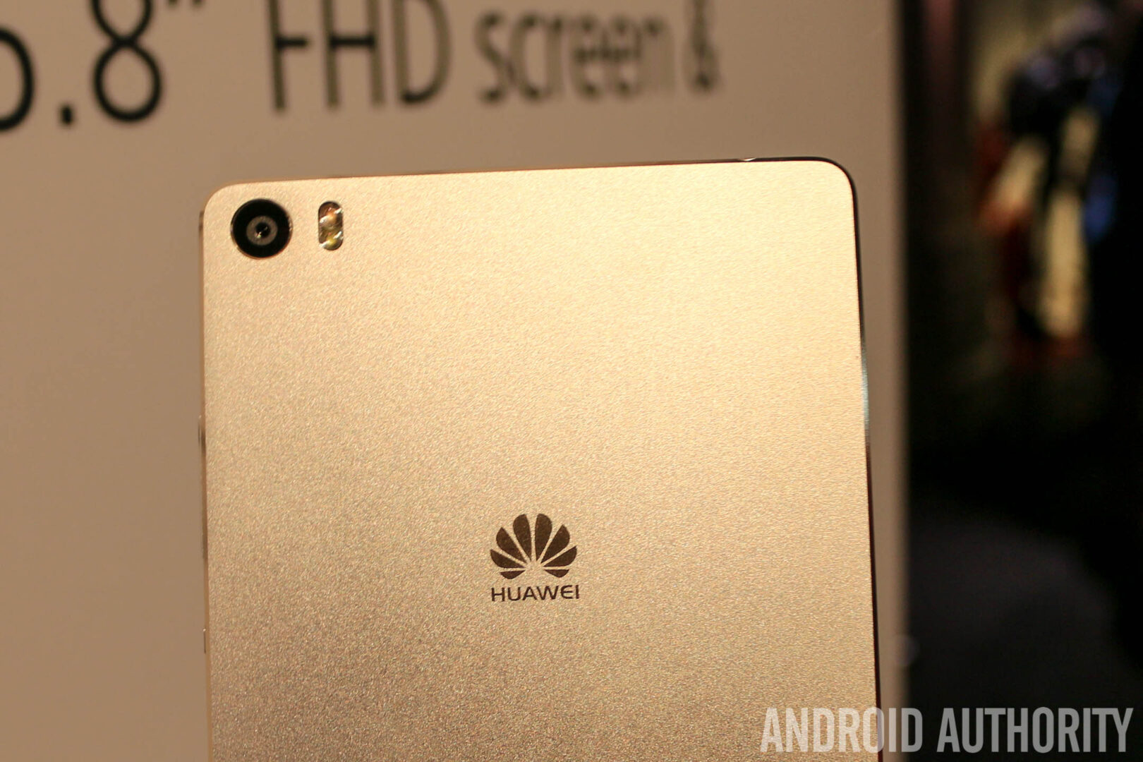 Hands-on with the humongous HUAWEI P8 Max - Android Authority