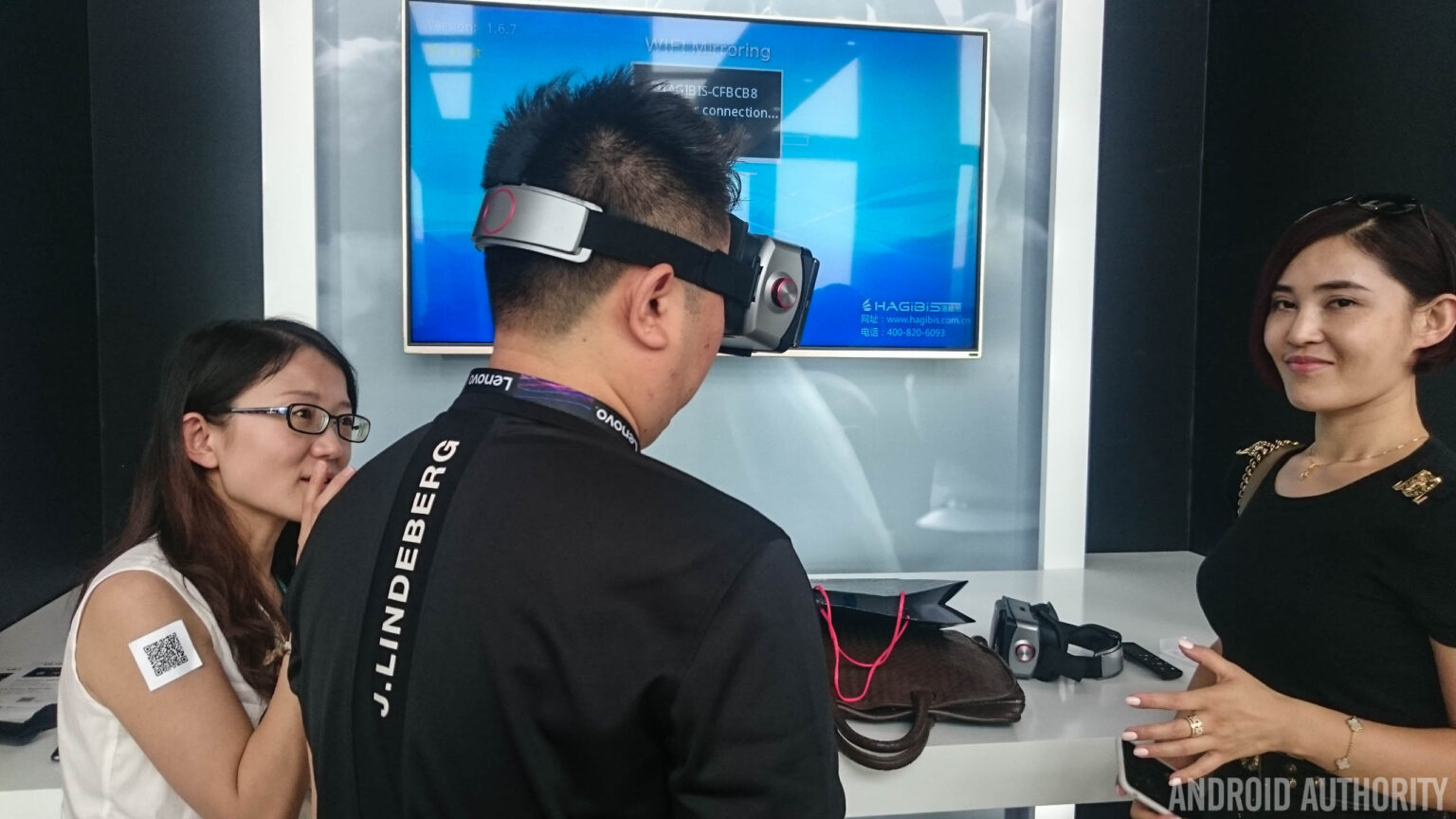 Lenovo VR Goggles official, takes on Samsung and Oculus