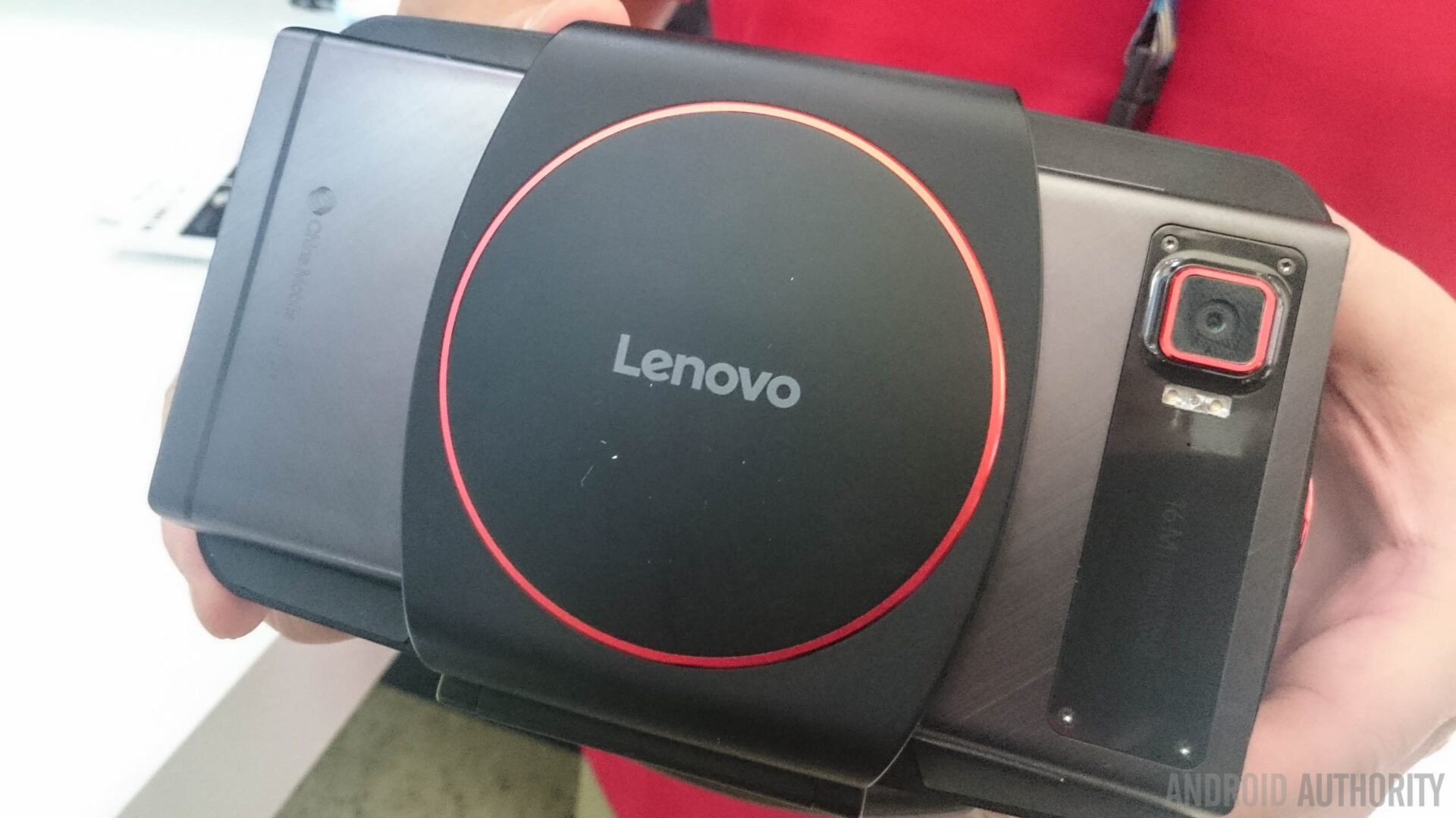 Lenovo VR Goggles official, takes on Samsung and Oculus