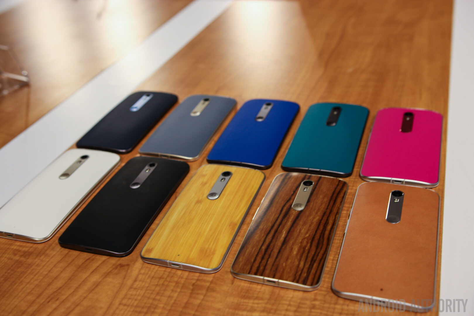 Motorola's magical mix: stock Android + custom enhancements + Moto Maker