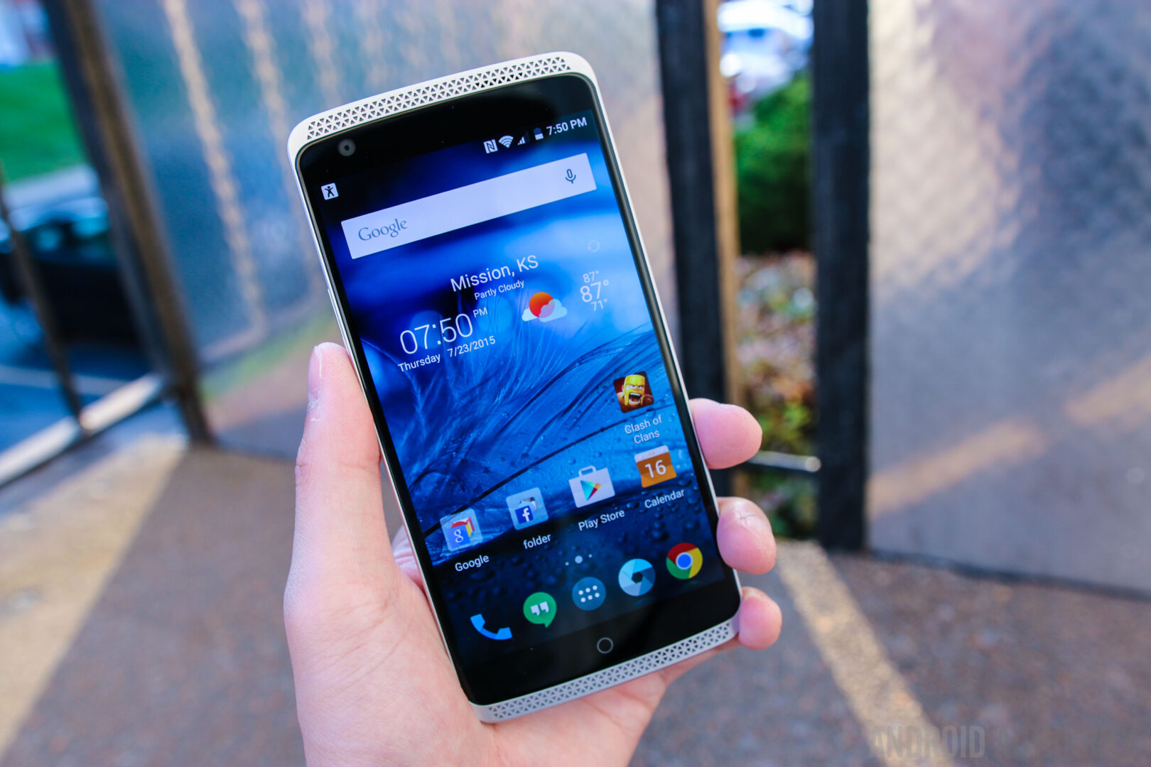 ZTE Axon review