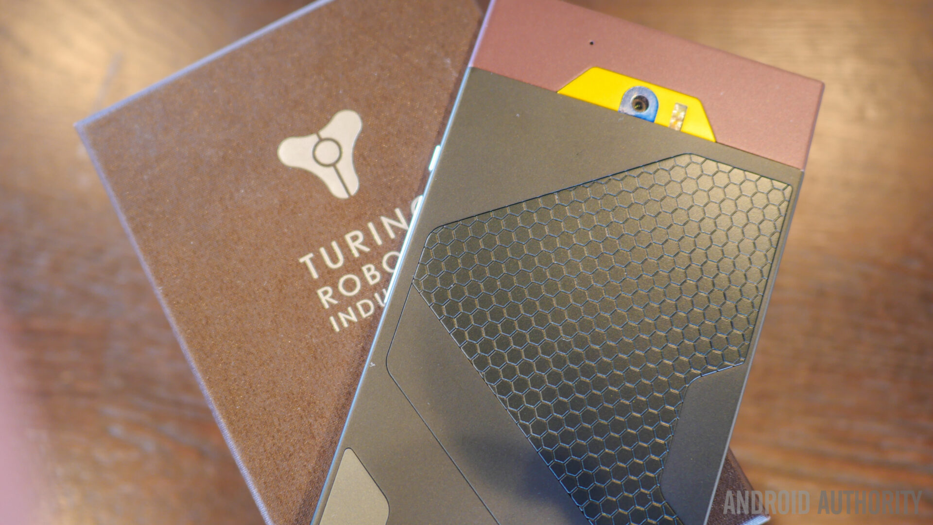 Turing Phone first look: a focus on security, inside and out