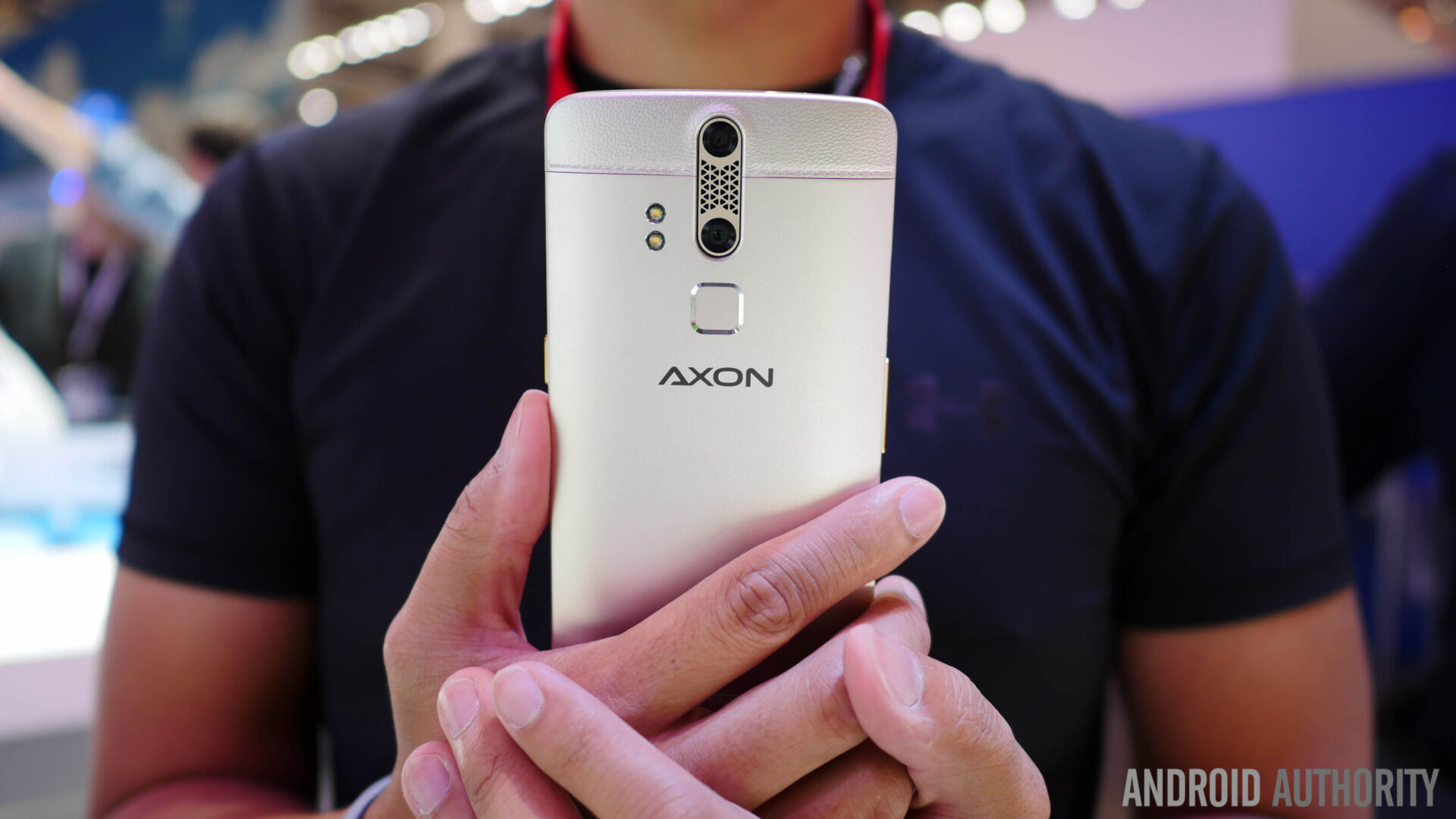 ZTE Axon Elite hands-on: what's the difference?