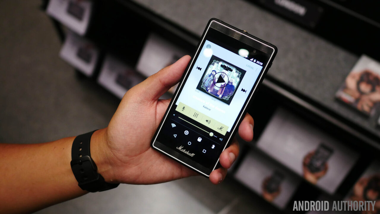 Marshall London hands-on: a smartphone for music fans