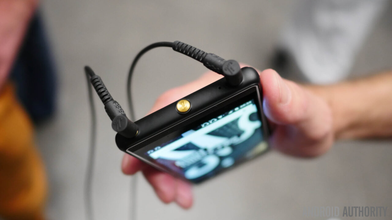 Marshall London hands-on: a smartphone for music fans