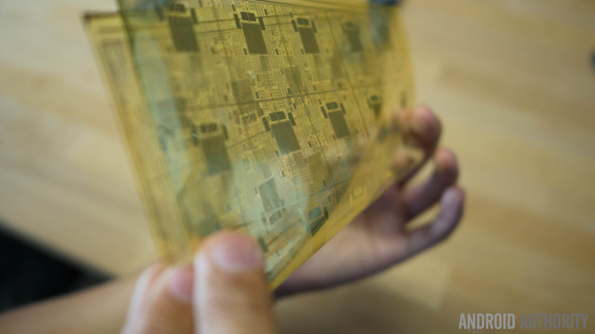 Video: Wove band puts a truly flexible e-ink display on your wrist