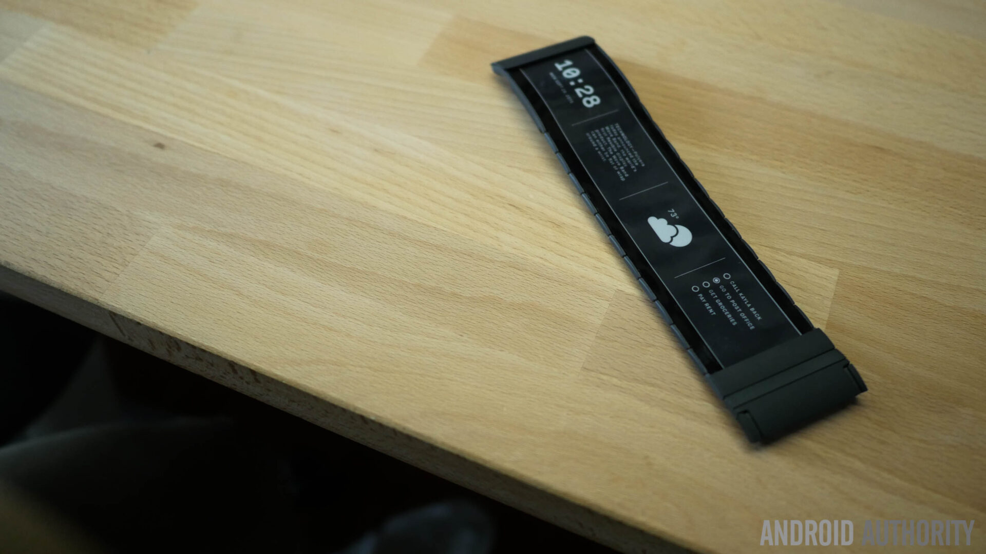 Video: Wove band puts a truly flexible e-ink display on your wrist