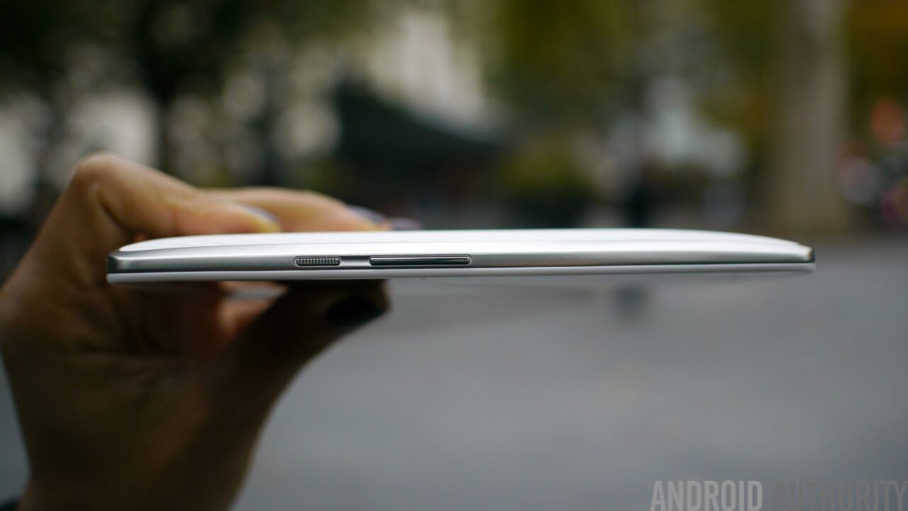 Motorola Droid Maxx 2 first look and hands-on