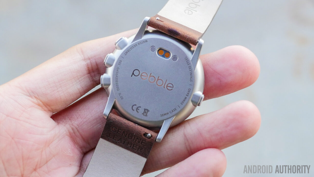 Fitbit extends support of Pebble smartwatches until the end of June 2018