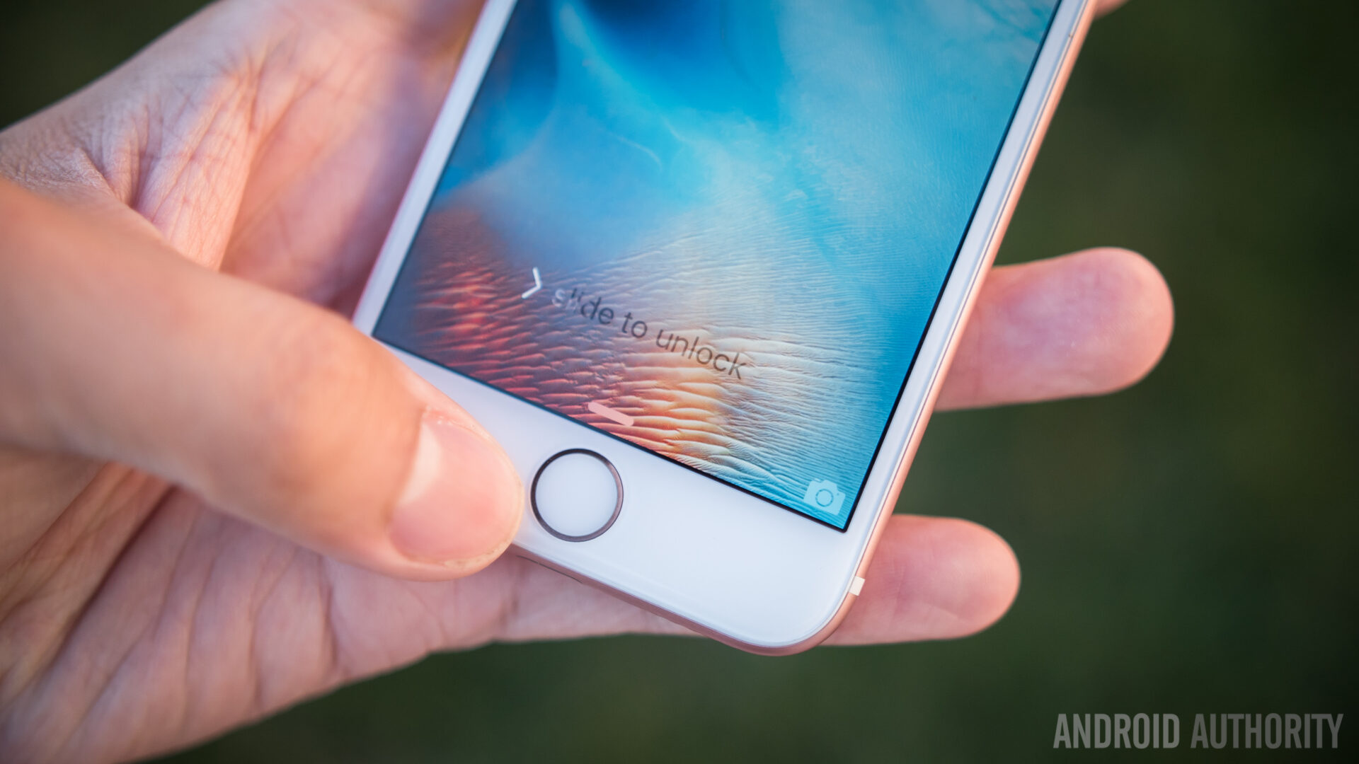 US government reportedly investigating Apple over iPhone slowdowns