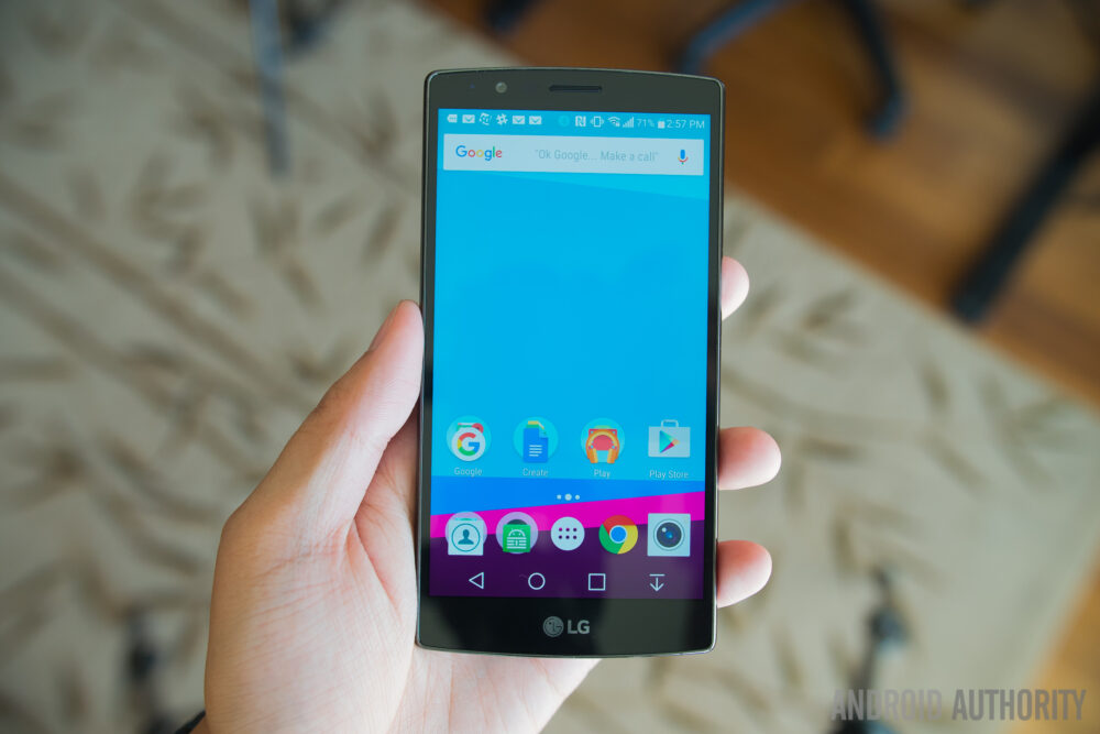 This decade-old LG phone sparked my love for photography — then it died