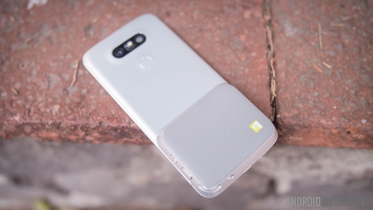 LG G5 camera module demonstration