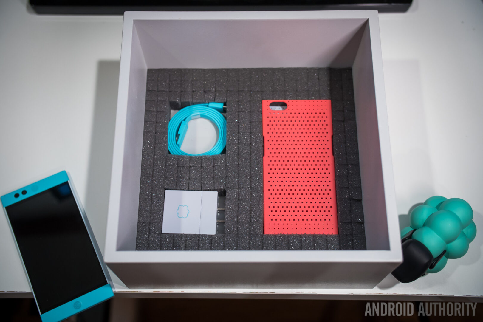 Unboxing... the Nextbit Robin - Android Authority