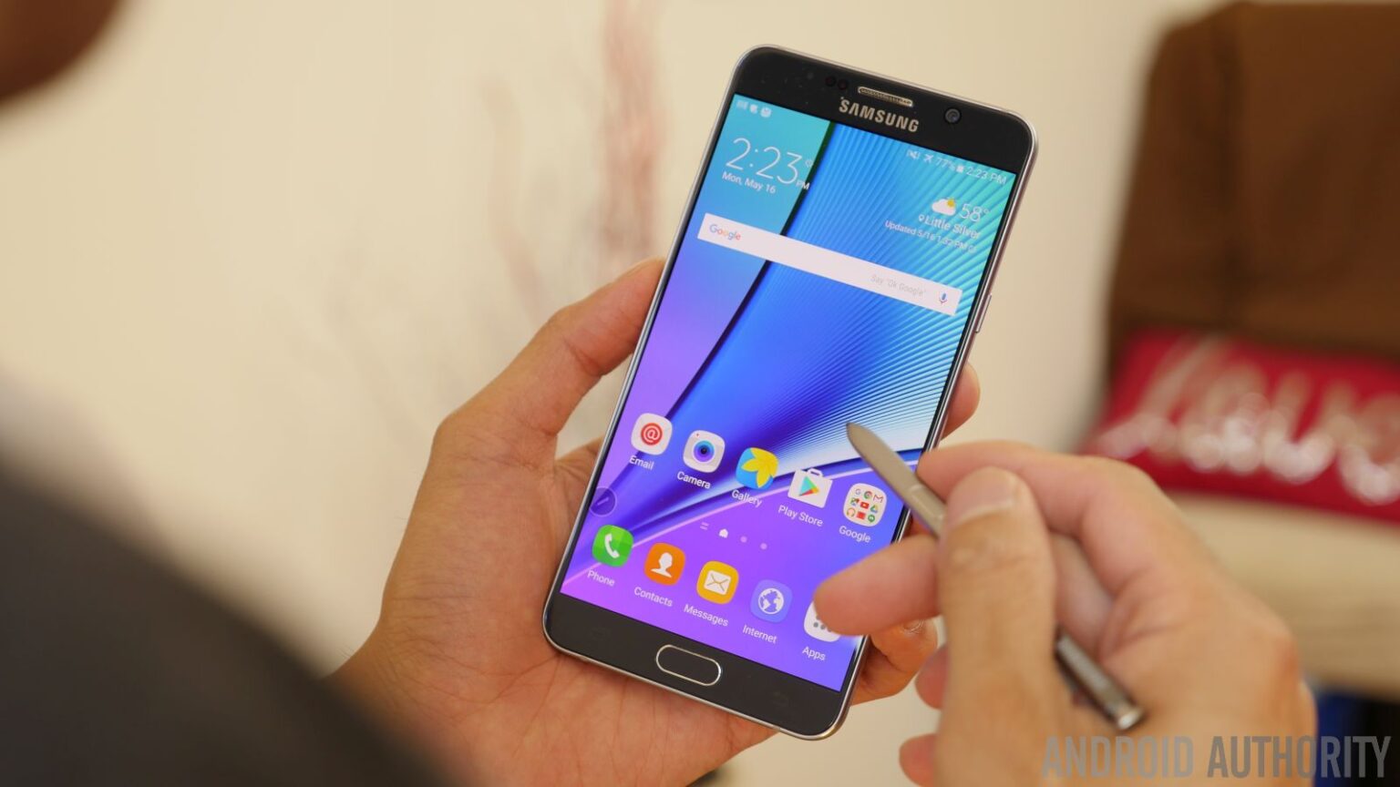 (Update: Samsung denies it) Samsung Display reportedly splitting to ...
