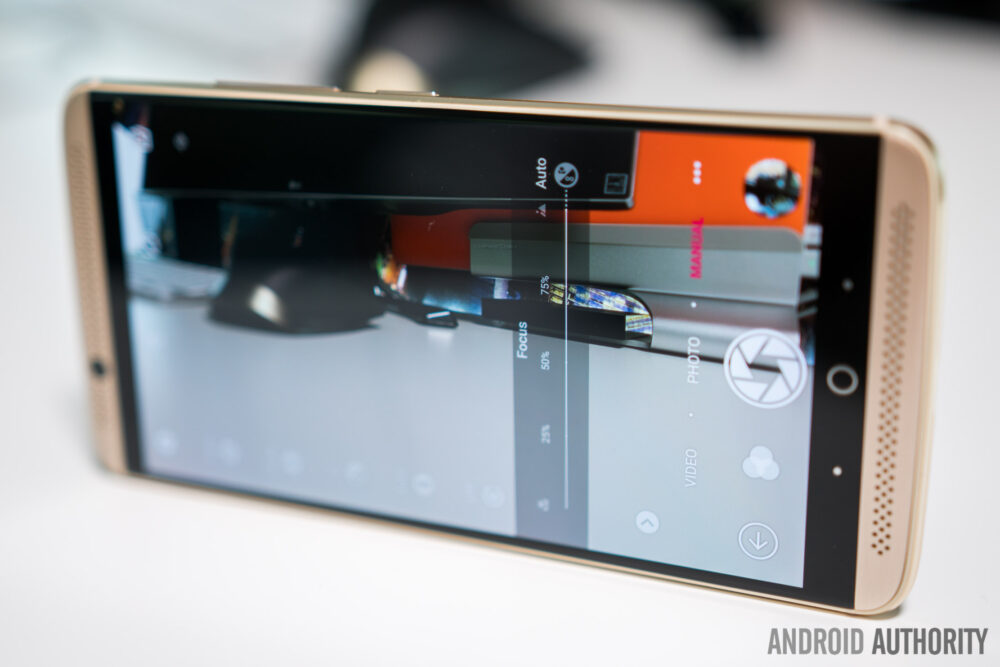 Getting to know the ZTE Axon 7 - Android Authority