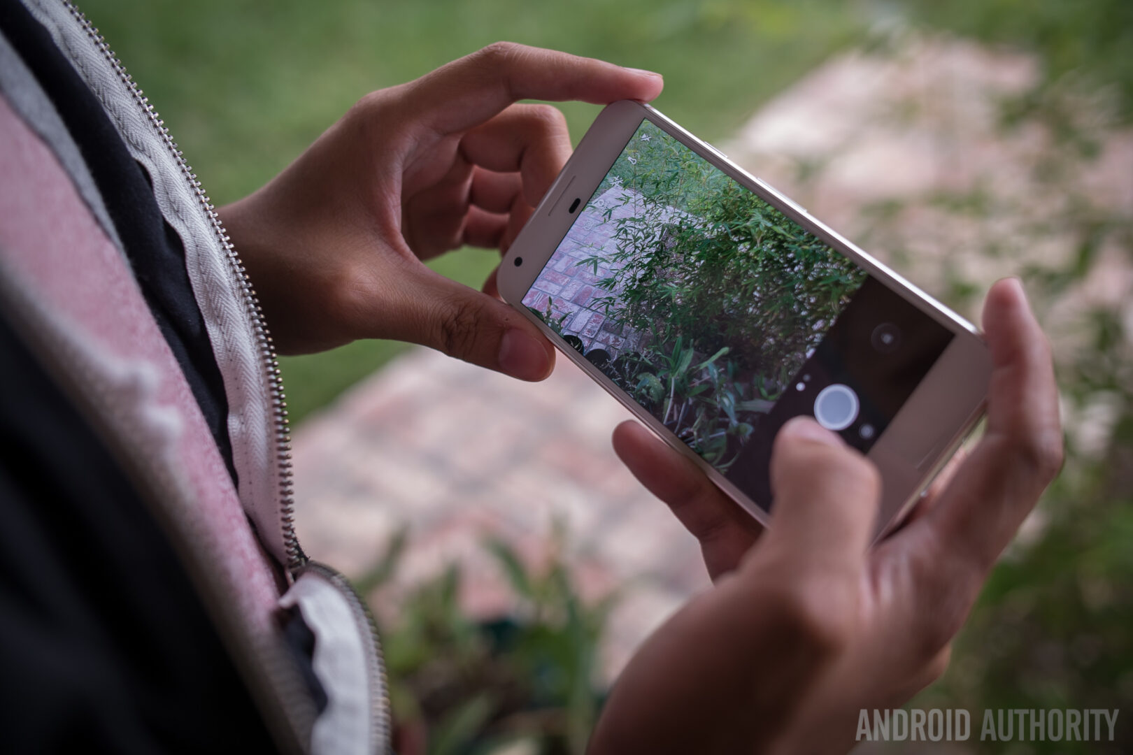 Google working on AI camera tech that fixes photos before you've even ...