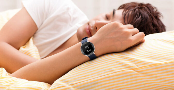 Meet HUAWEI S1, a gorgeous fitness tracker with e-ink display