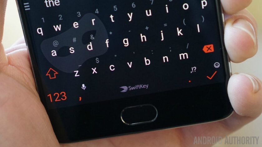 Swiftkey Beta adds GIF input, hashtag prediction, and language ...