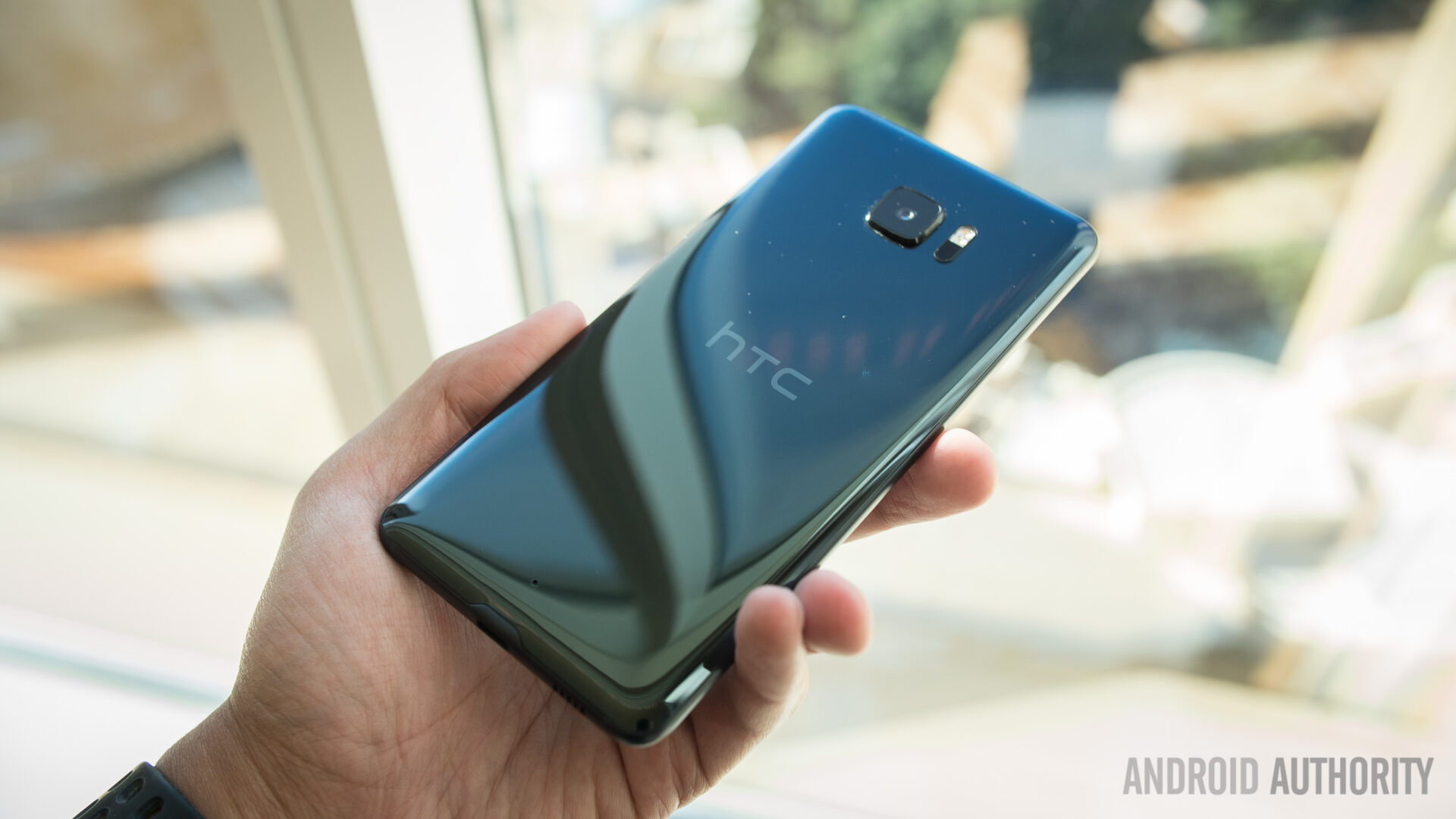 HTC U Ultra: hands-on, price, specs, and release date!