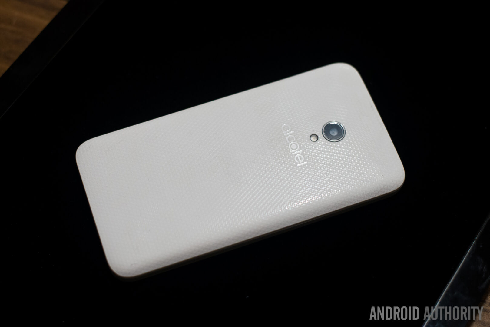 Hands-on with the Alcatel U5, A3, and A5 LED - Android Authority
