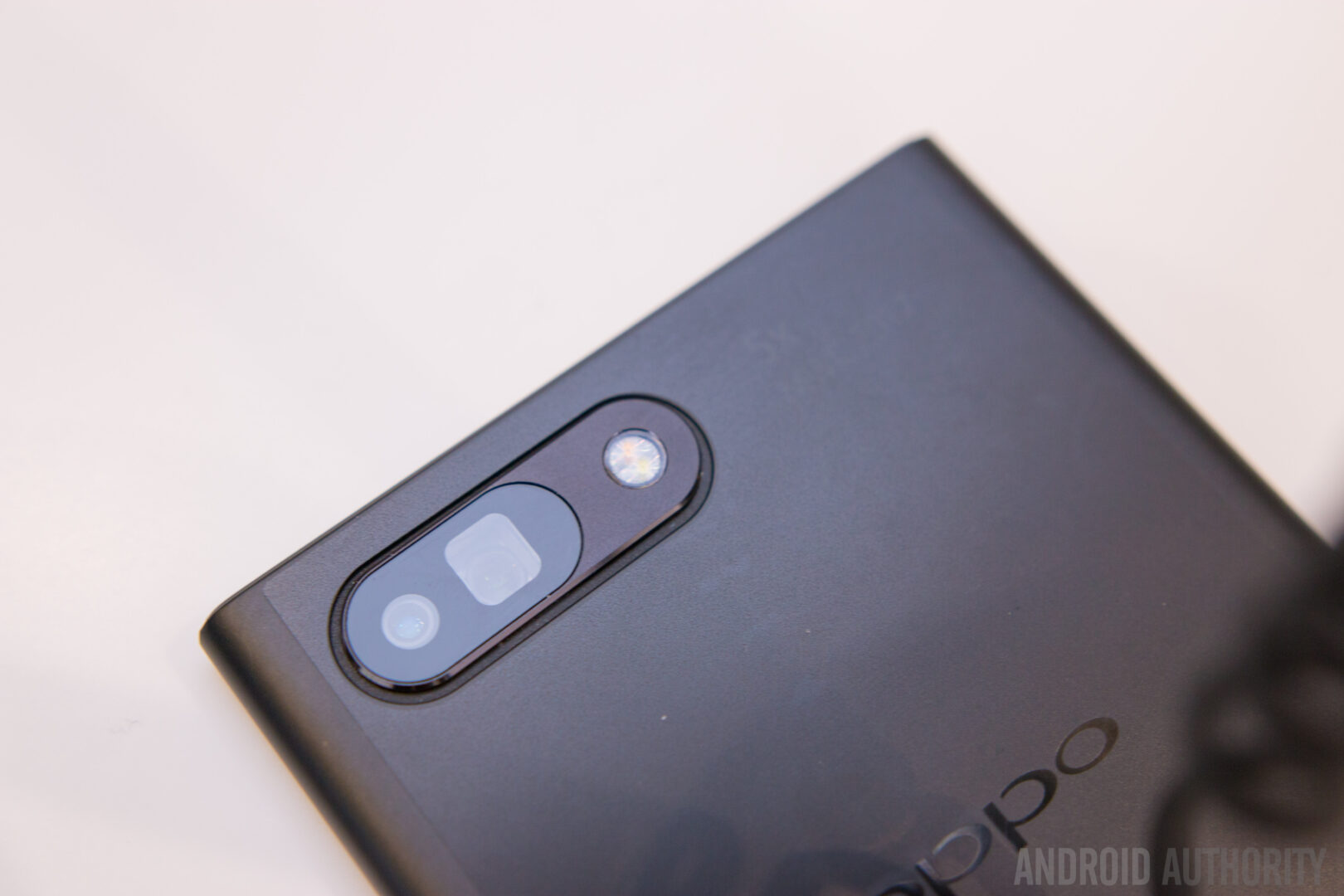 OPPO to unveil phone with 10x hybrid optical zoom on January 16