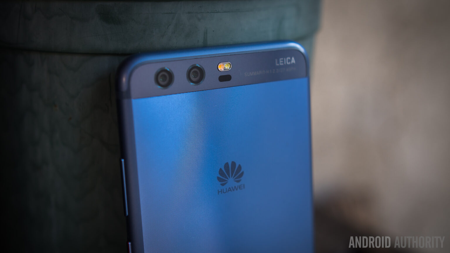 HUAWEI takes the top smartphone spot in China for Q1 2017