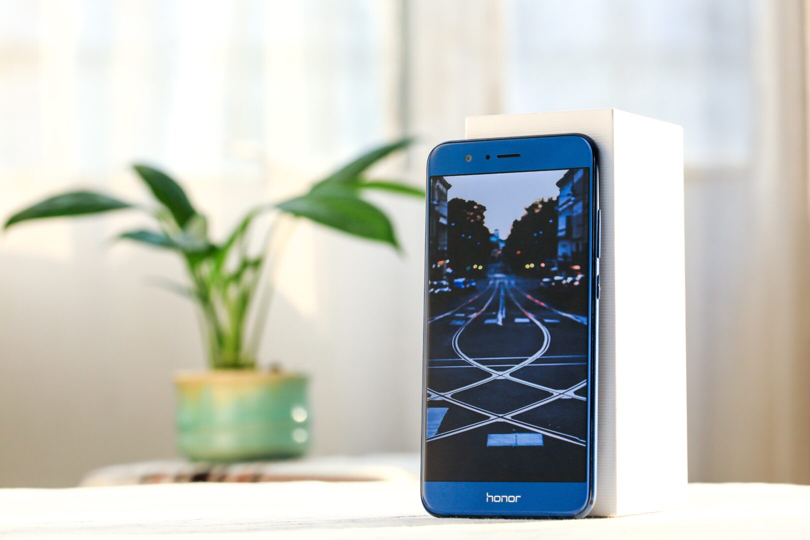 HONOR 8 Pro launches in the UK for £474.99, primed for VR experiences