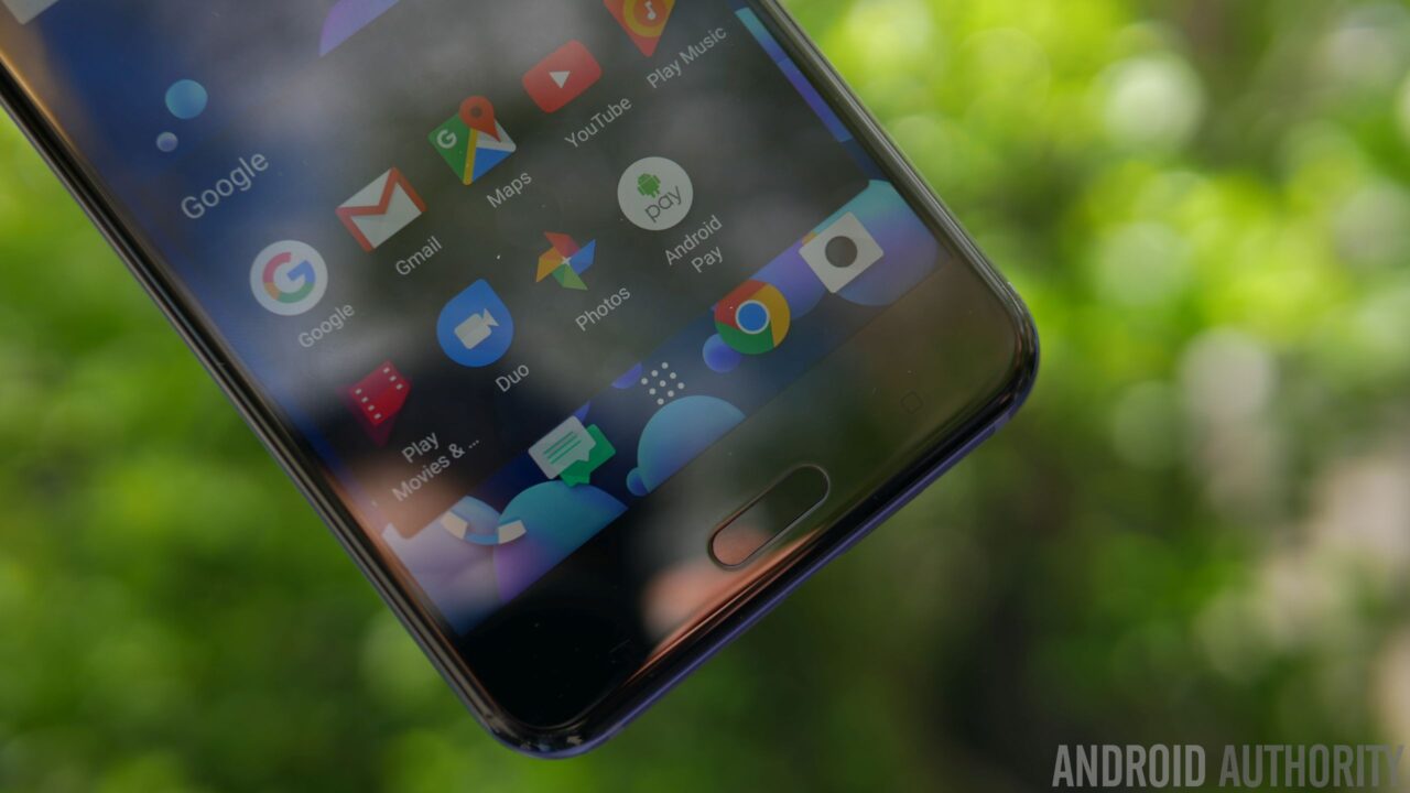 HTC to 'squeeze' in a new color option for HTCU11 buyers in US