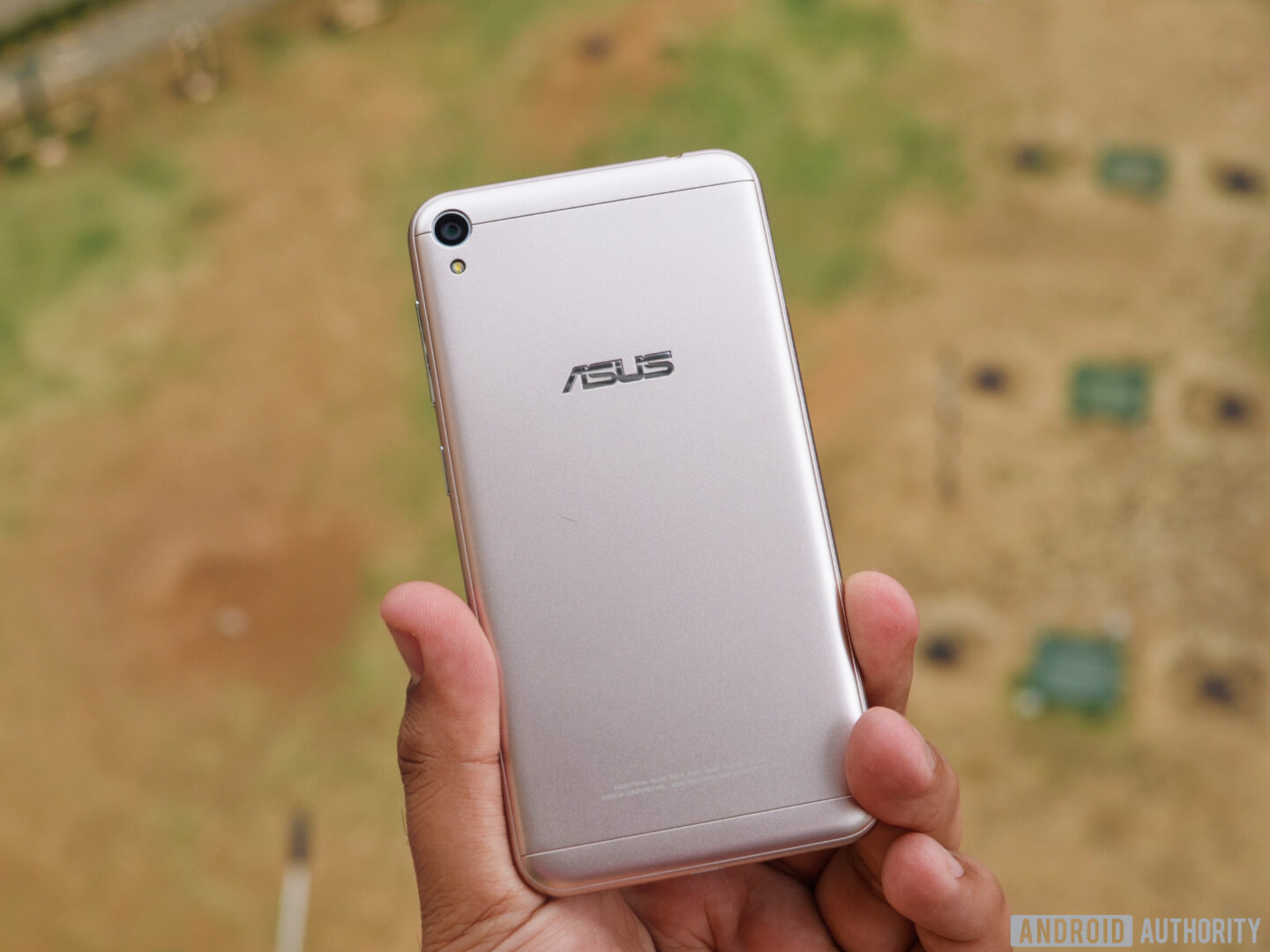 ASUS Zenfone Live, with real-time beautification feature for live ...