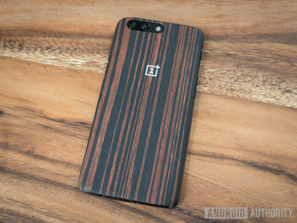 These are the official OnePlus 5 cases - Android Authority