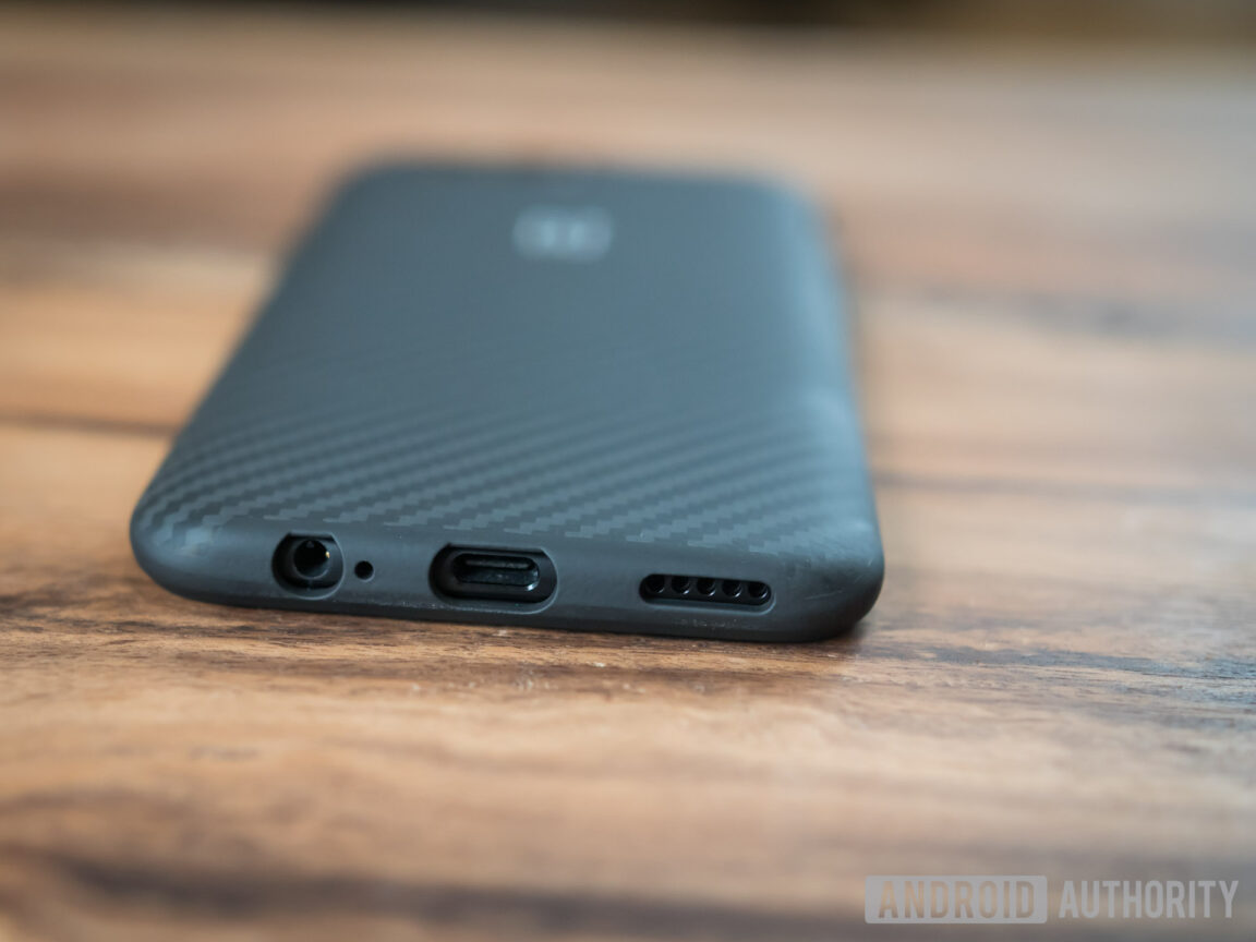 These are the official OnePlus 5 cases - Android Authority