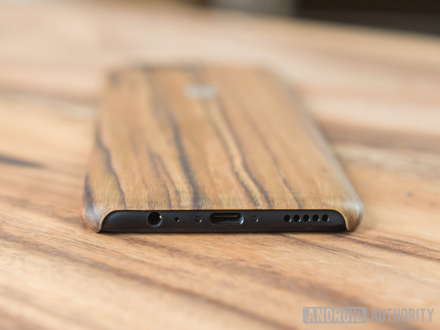 These are the official OnePlus 5 cases - Android Authority