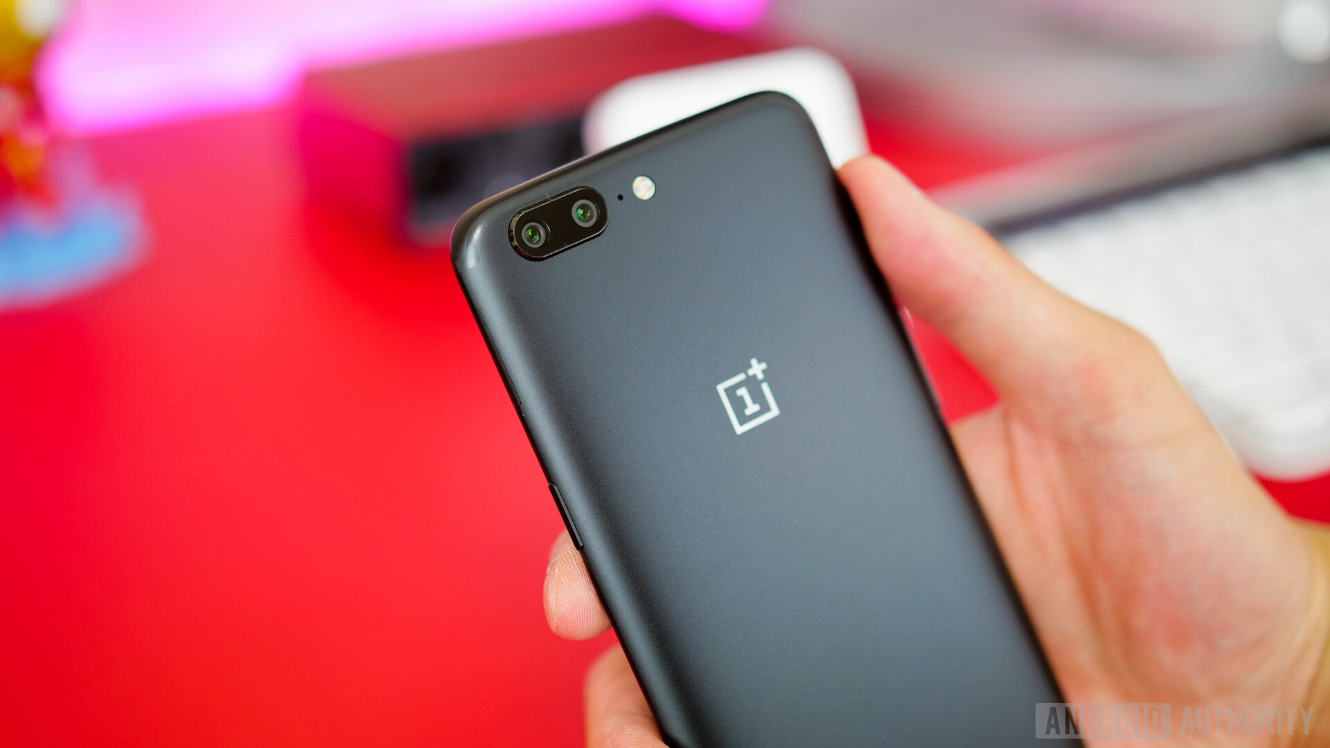 OnePlus 5 Reportedly Manipulates Benchmarks To Get Higher Scores OnePlus 5 Reportedly Manipulates Benchmarks To Get Higher Scores