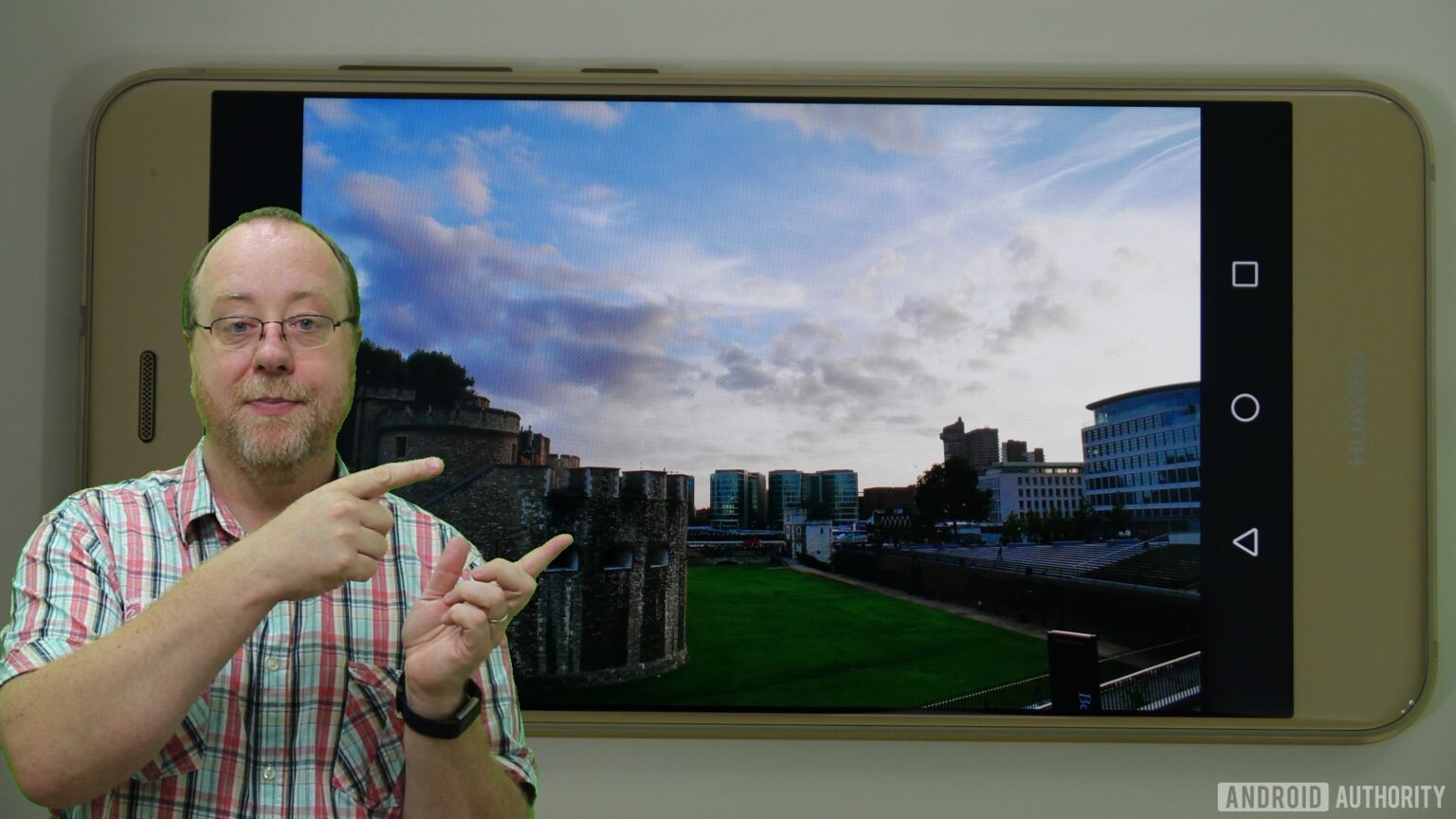 What is a Sunlight or Assertive Display? - Gary explains - Android Authority