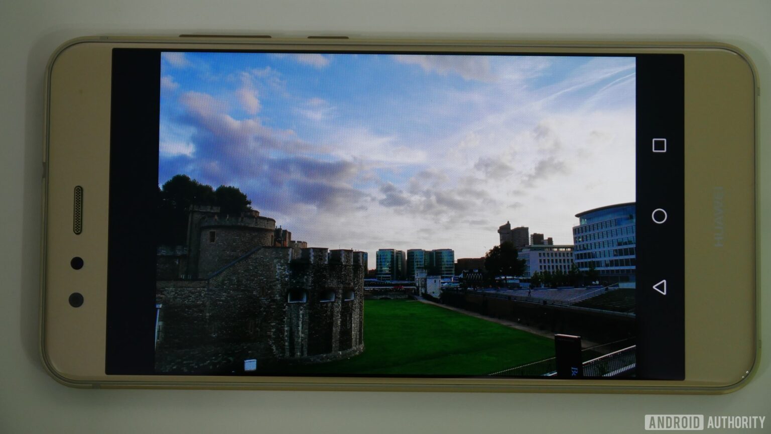 What is a Sunlight or Assertive Display? - Gary explains - Android ...