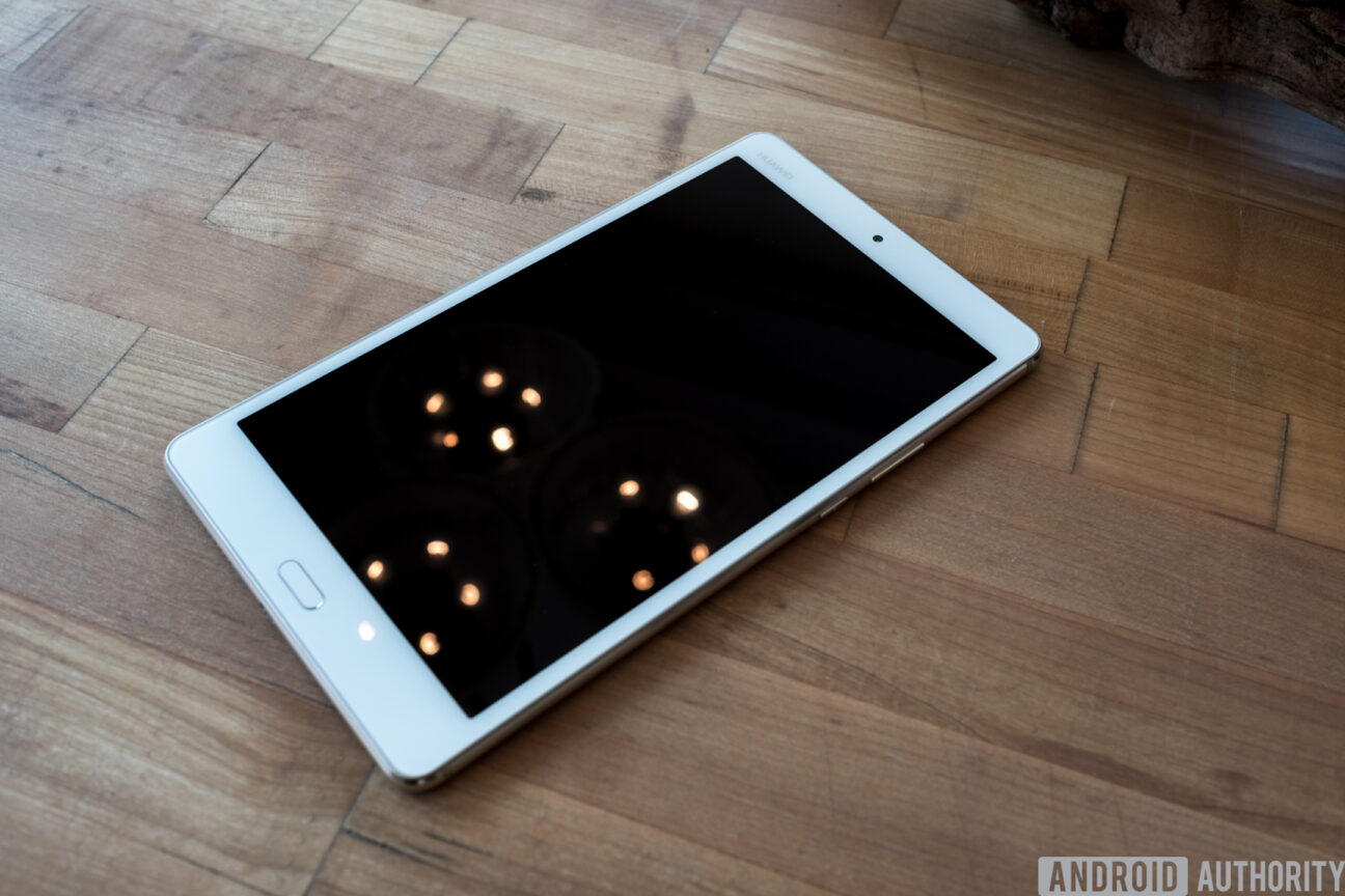 HUAWEI MediaPad M3 Lite and T3 tablets hands-on