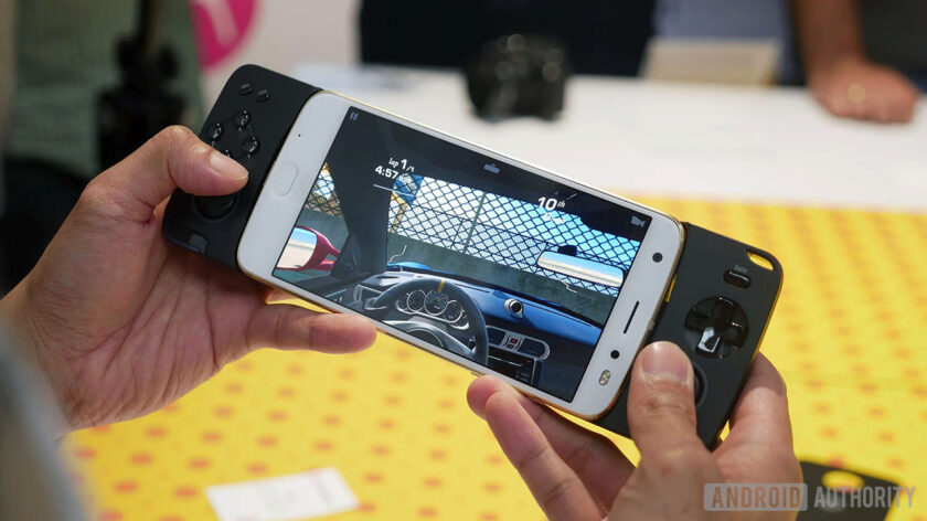 Moto Mods: A guide to all the options currently available