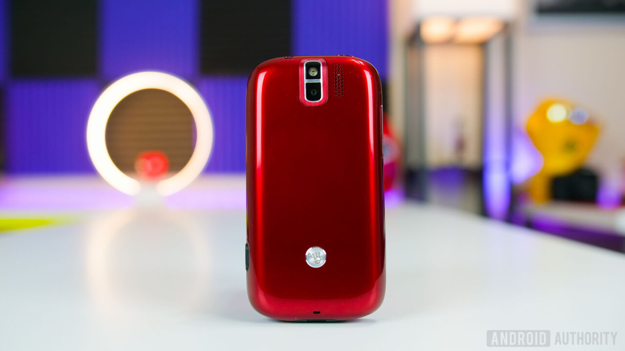 Using the first Android smartphone I owned in 2017 - Android Authority