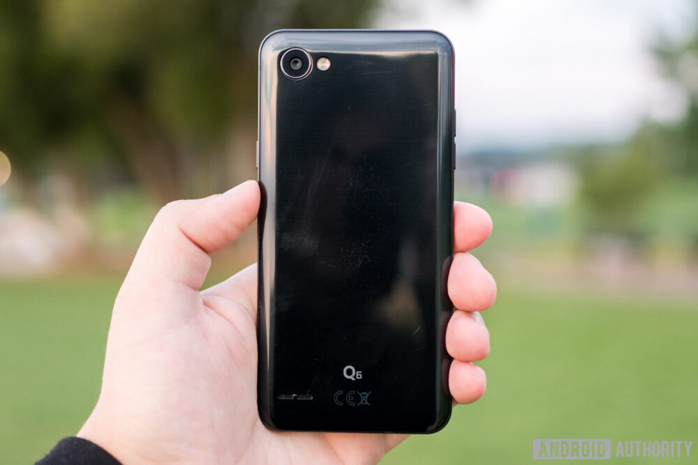 LG Q6 review - budget beauty - Android Authority